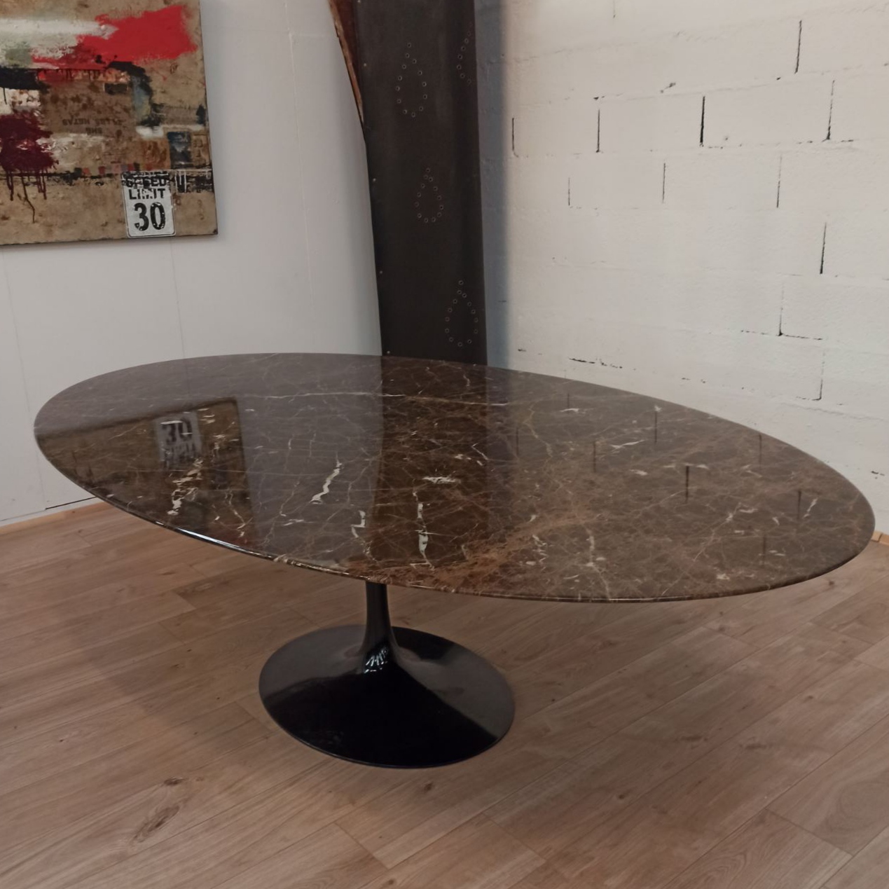KNOLL SAARINEN TABLE OVALE 244/74/137 CM EN MARBRE MARRON PIED TULIPE ...