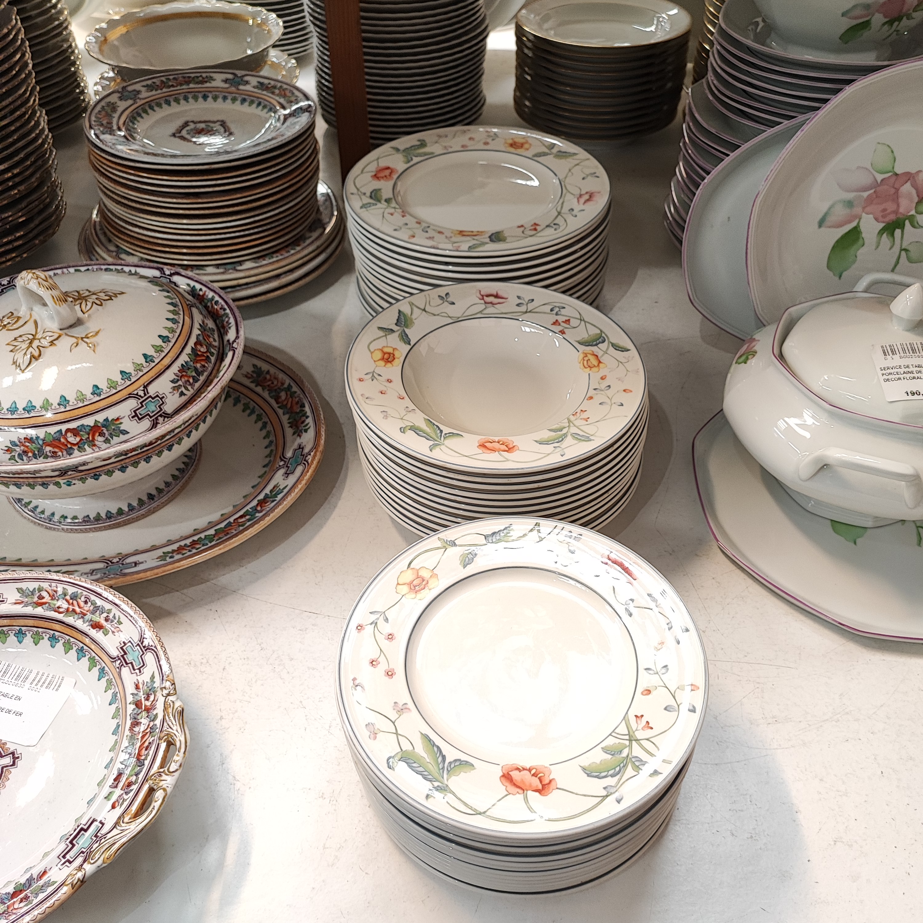 VILLEROY ET BOCH ALBERTINA SERIE D ASSIETTES PETITES ET GRANDES ...